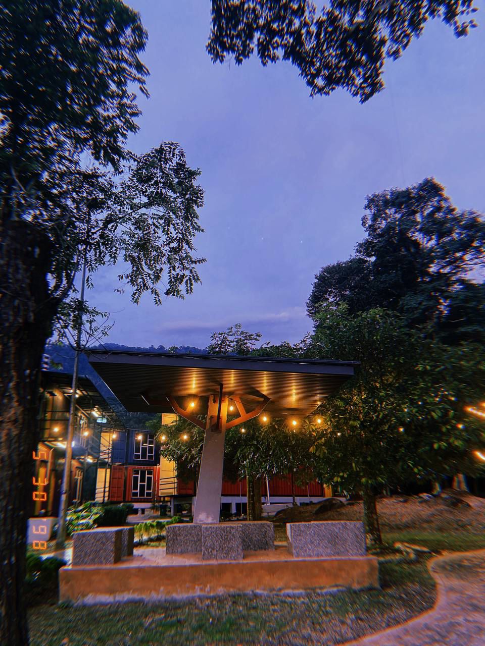 Ujana Escape - Scholars Suites
